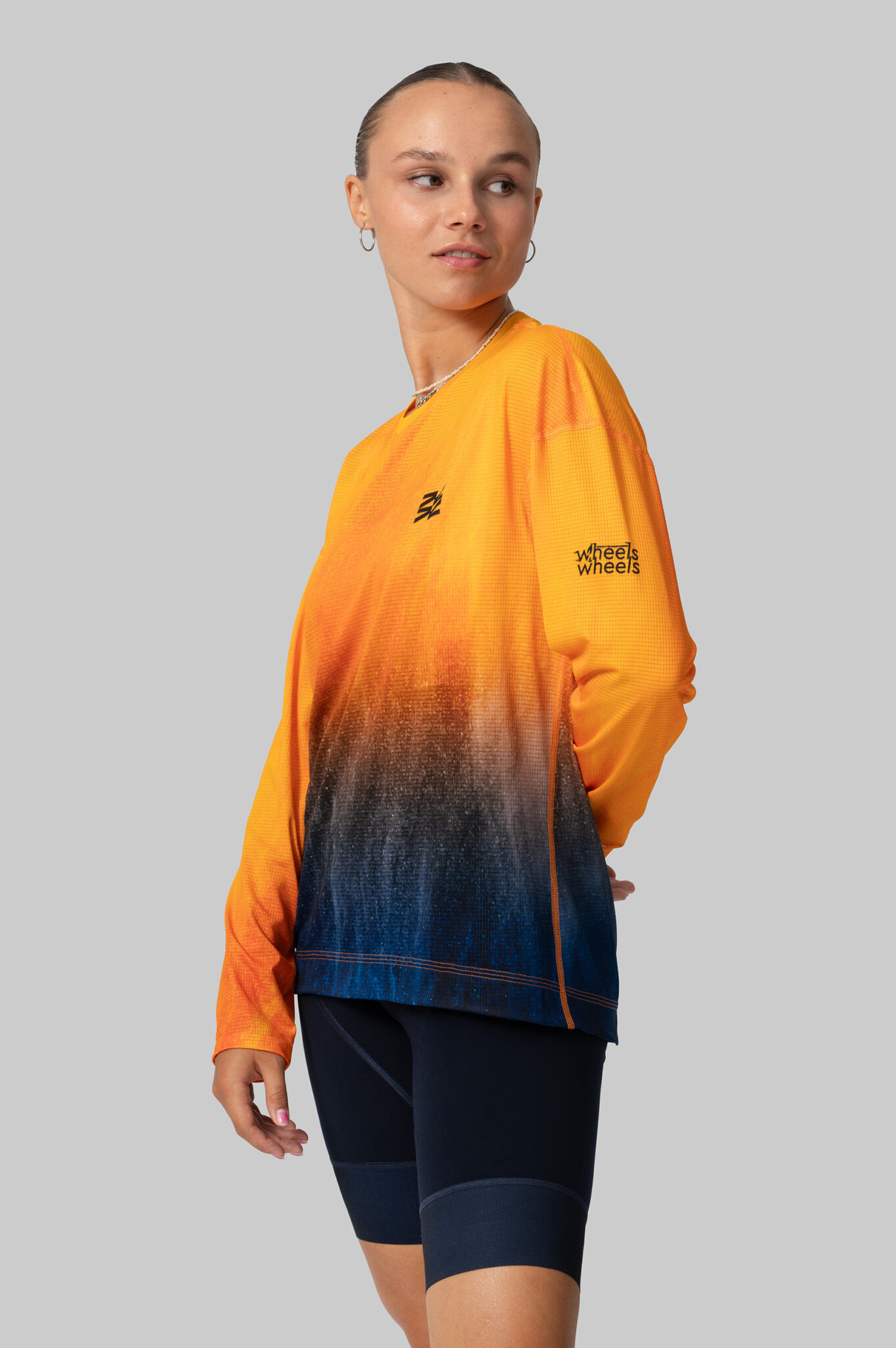 Женский Лонгслив Escape Wheels & Wheels — veter.cc